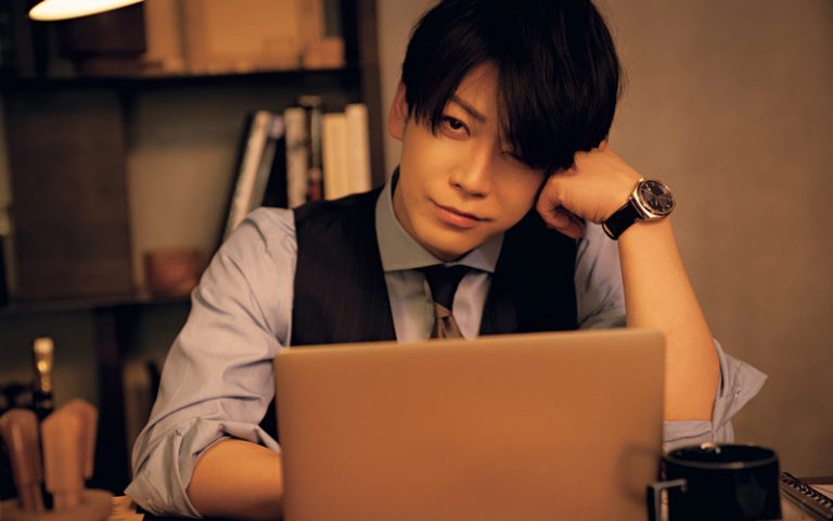 祝誕生日！ KAT-TUN亀梨和也さんOggi初登場！ “妄想オフィスラブ”を熱演♡〈Oggi4月号〉 | Oggi.jp