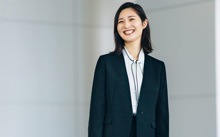 【AOKI＆Oggiコラボ】これが私の理想のセットアップ｜力丸莉帆さん編 | Oggi.jp