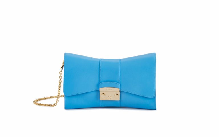 フルラが8色の「リボン型クロスボディクラッチバッグ」を数量限定で発売、音楽業界で活躍する女性を支援 | Oggi.jp