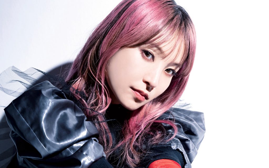 LiSA 新曲『一斉ノ喝采』も話題！ Oggi1月号でデビュー10周年を経た“今”を語る | Oggi.jp