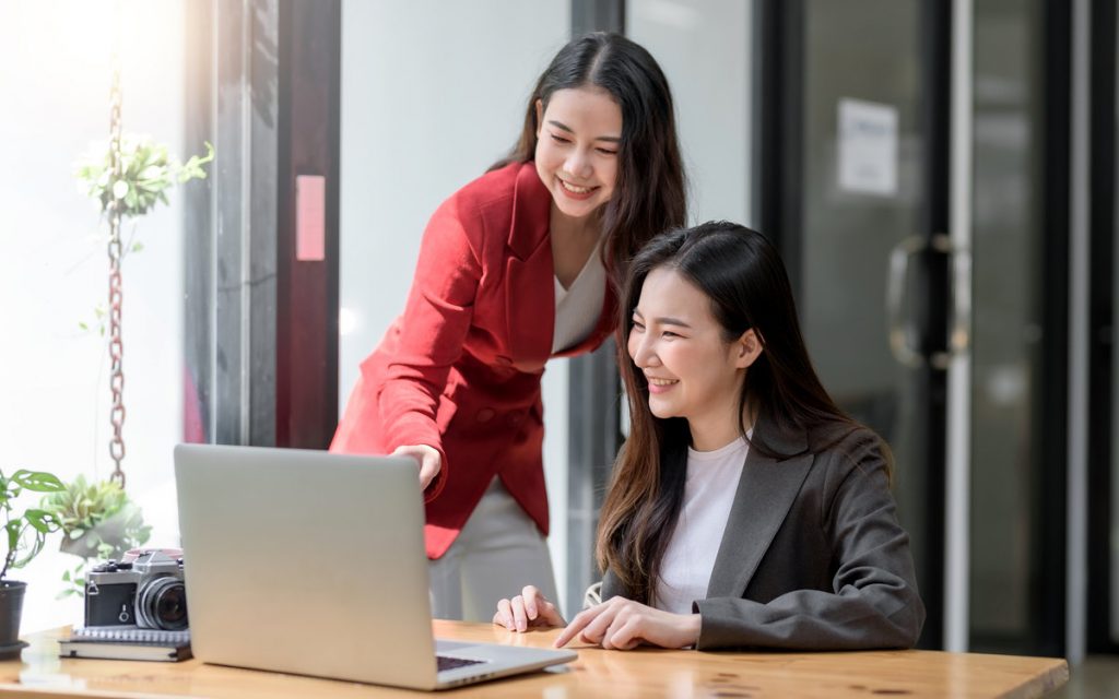 「話しかけることが苦手」な人必見！ 話しかけるタイミングやコツ3選 | Oggi.jp