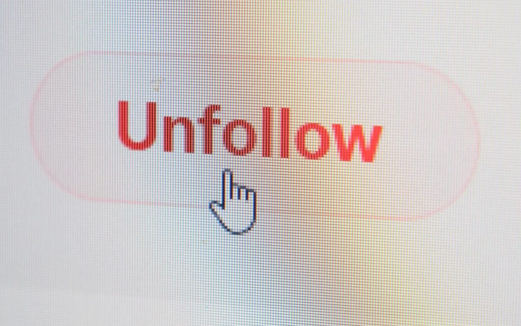 【100人の女性に聞いた】恋人と別れたらSNSのフォローってどうしていますか？ | Oggi.jp