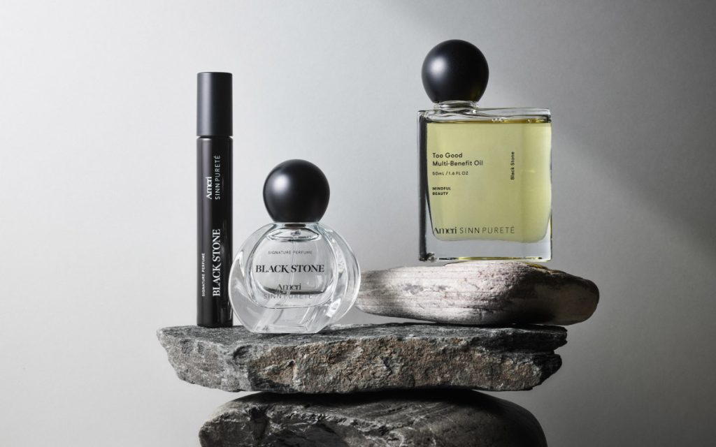 【AMERI × SINN PURETÉ】香りを着こなすフレグランスアイテムが登場 | Oggi.jp