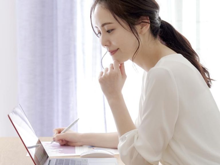 「4P」とは？ 成功するマーケティング戦略の基本と4Cとの違いを分かりやすく解説！ | Oggi.jp