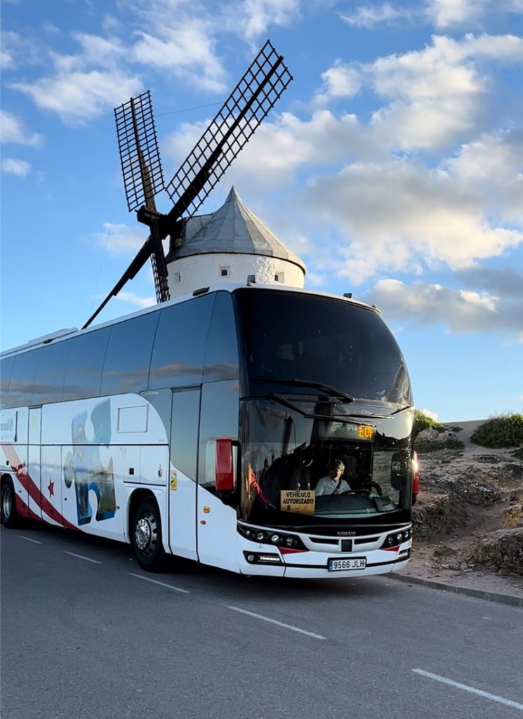 【朝比奈 彩〝ランドクルーズ〟でスペイン旅 Vol.1】Day1～Day2は、王道観光地バルセロナの芸術に触れる！ | Oggi.jp