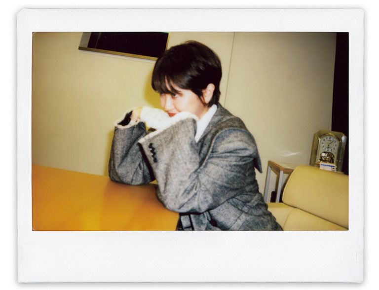 ともに祝・芸人10周年！ EXIT・兼近さん×ラランド・サーヤさん〝真逆なふたり〟の特別対談 | Oggi.jp