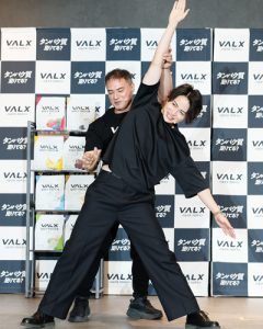 【筋トレの実演も】菊池風磨、30歳の抱負は「timelesz」！ プロテインブランド『VALX』のアンバサダーに就任 | Oggi.jp